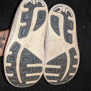 Nike | Shoes | Girls Nike Size 8 Sneakers | Poshmark